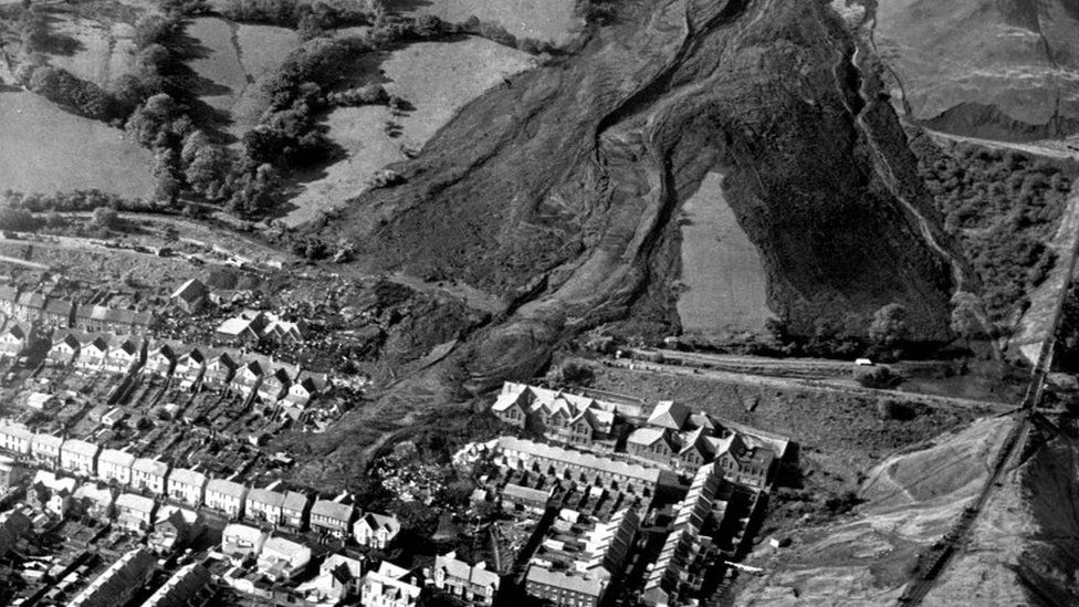 10 Natural Disasters You’d Never Expect in Britain – History and Things